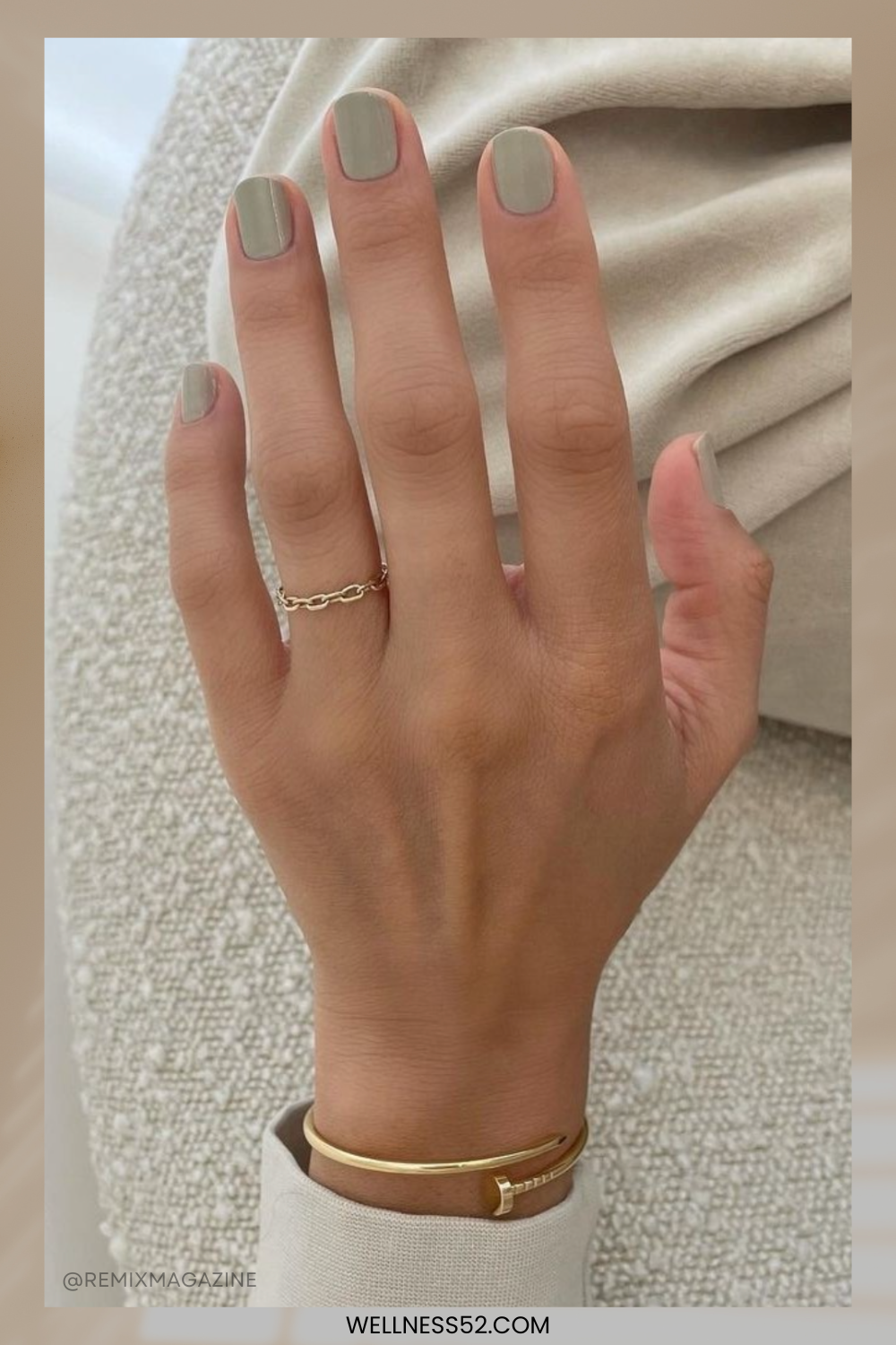 6 Stunning Fall Green Nails to Match Your Autumn Wardrobe